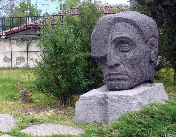 Гео Милев - ренесансово разкрепостена и надарена фигура - Българска ...